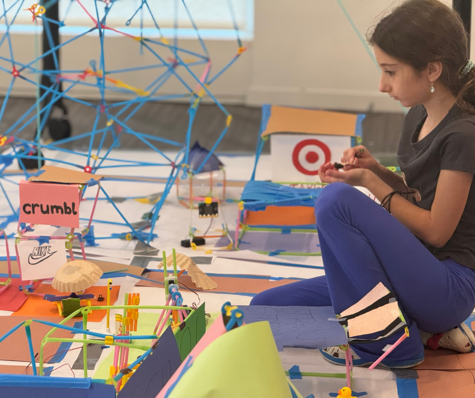 Micro City Comes to Life with Strawbees!